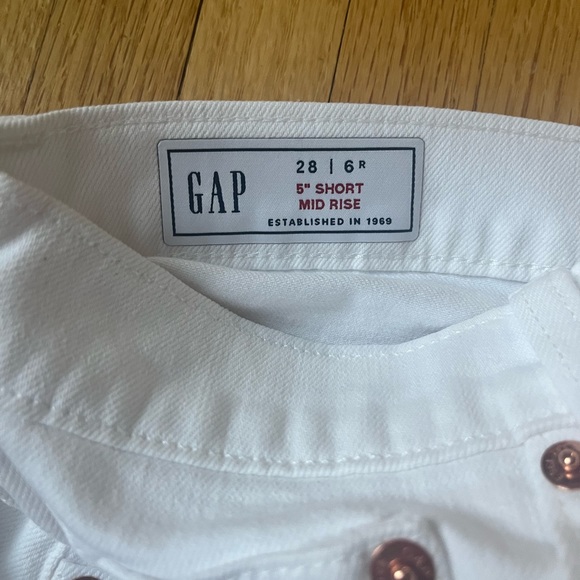 GAP | Shorts | Gap 5 Mid Rise Girlfriend Denim Shorts With Washwell | Poshmark